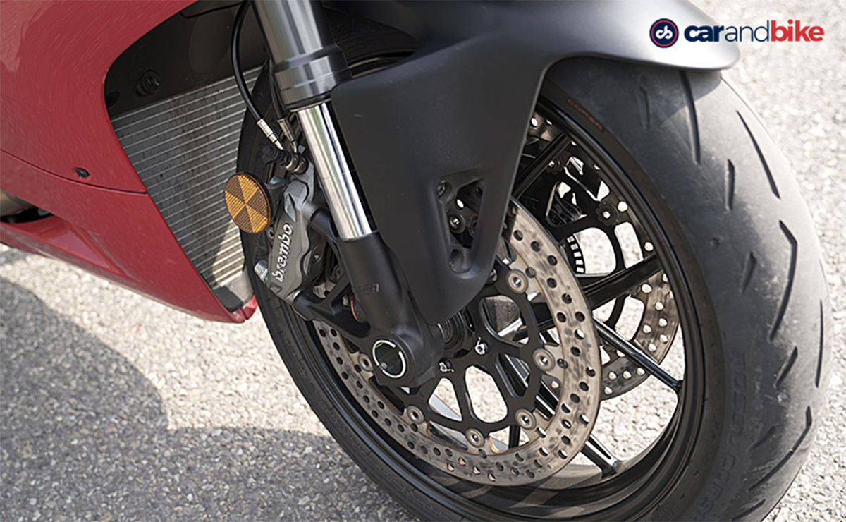 Ducati Panigale V2 Price 2021 | Mileage, Specs, Images of Panigale V2 ...