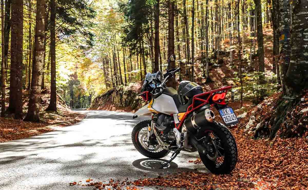 Moto Guzzi V85 TT BS6 Price 2022 | Mileage, Specs, Images of V85 TT ...