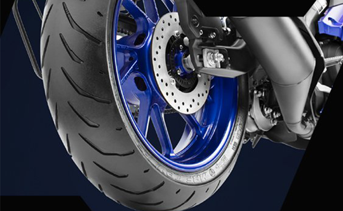 2021 Yamaha YZF-R15 V4 Review - carandbike