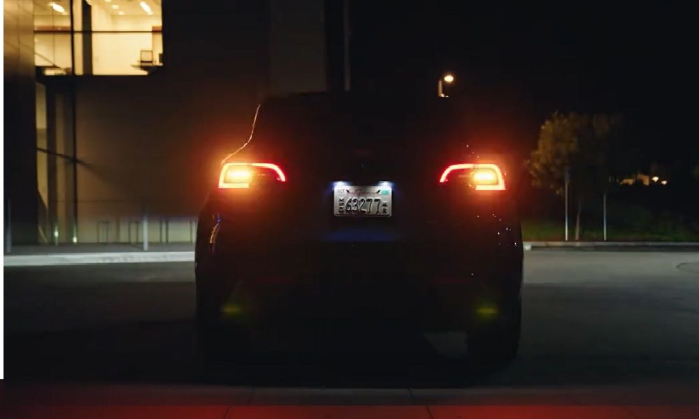 Tesla Enhances Post-Collision Safety By Offering Rapid Hazard Light ...