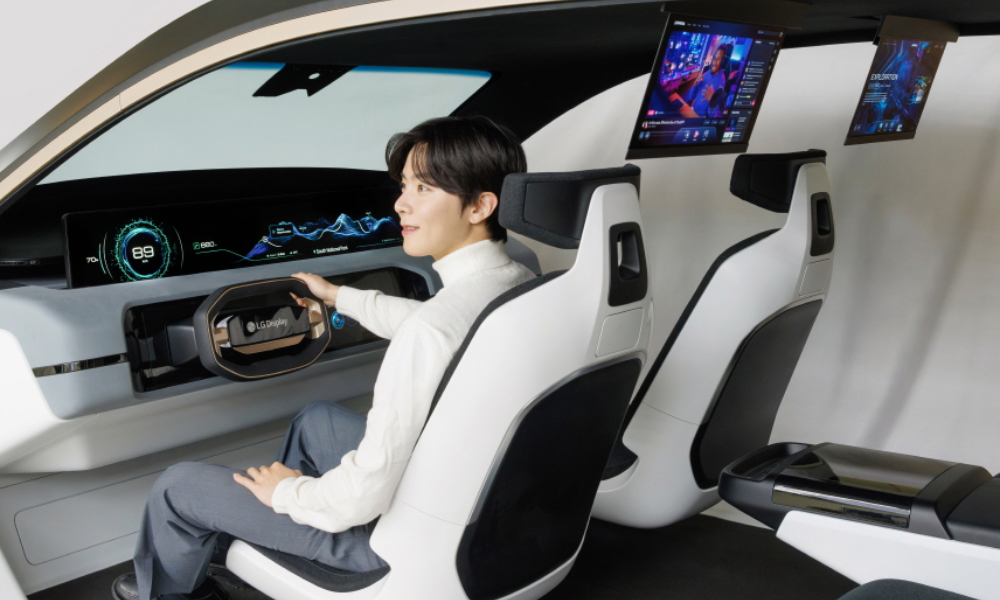 LG Unveils Next-Gen Automotive Displays with Switchable Privacy Mode
