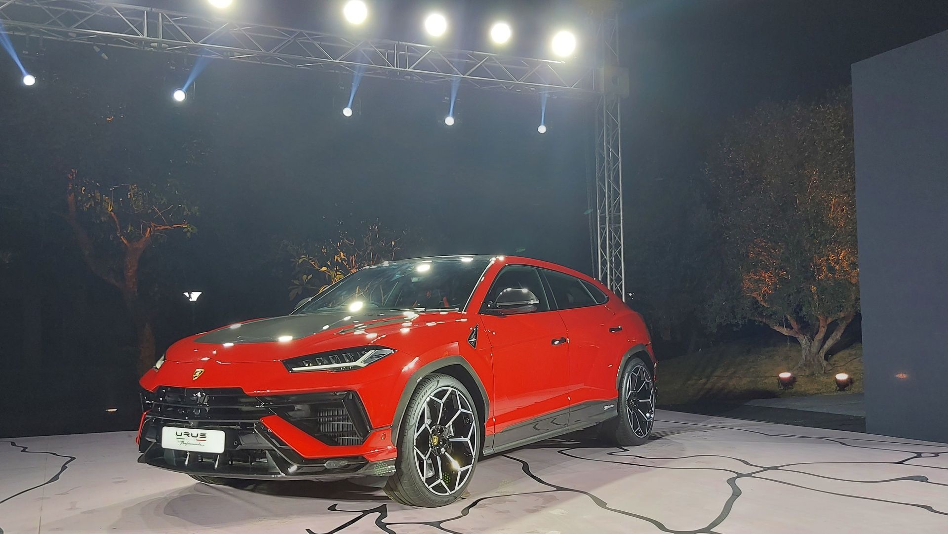 Lamborghini Urus Performante Launched In India; Priced At Rs. 4.22 ...