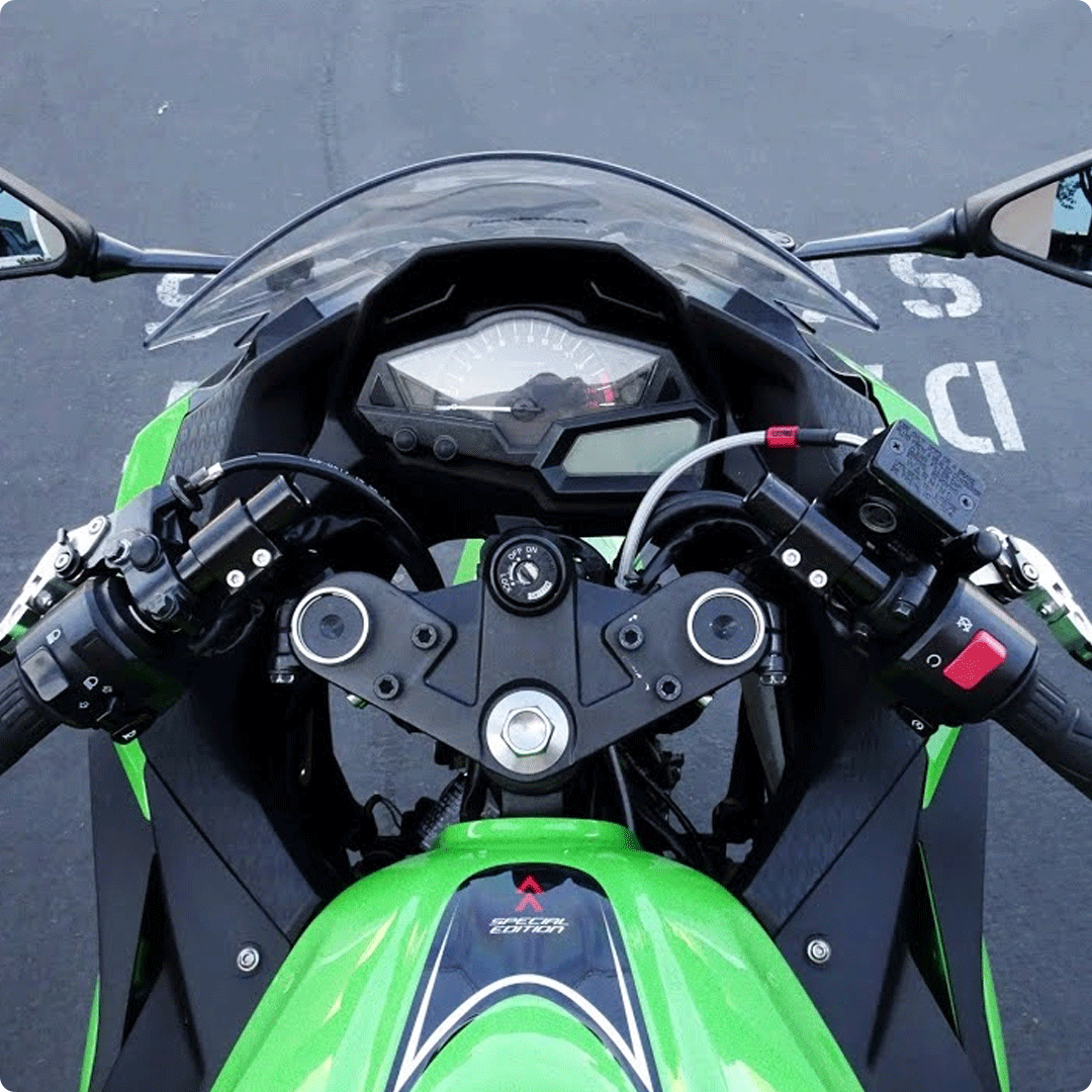 Kawasaki Ninja 300 BS6 Price 2023 | Mileage, Specs, Images of Ninja 300 ...